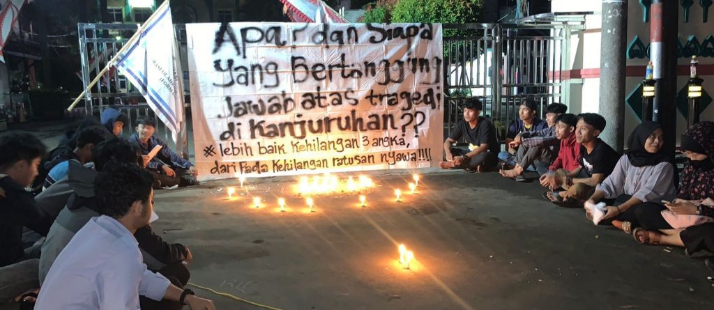 UKM Formasi Gelar Aksi Tabur Bunga Sebagai Bentuk Belasungkawa Tragedi ...